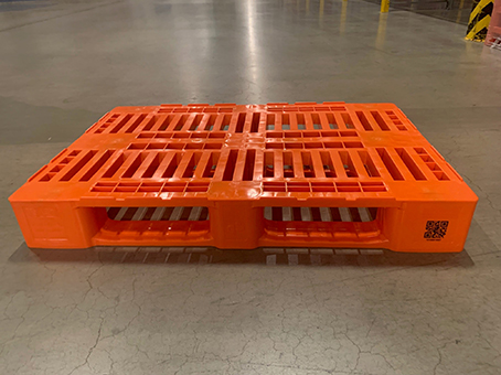 Lightweight, durable, hygienic: trans-o-flex buys another 30,000 plastic pallets